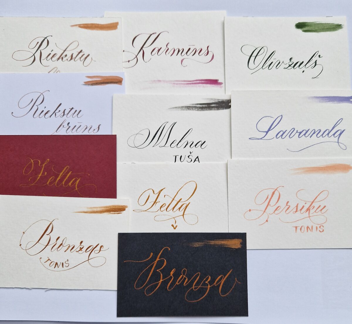 Handwritten wedding place cards 60 photos - Astyledwedding.com